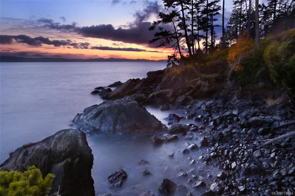 Sooke – Neighbourhood Real Estate Overview 8X